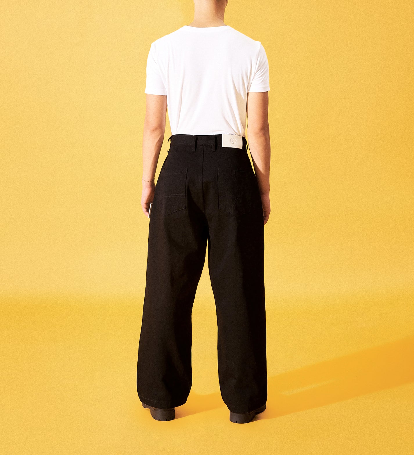 THE HUY BLACK – OKIO