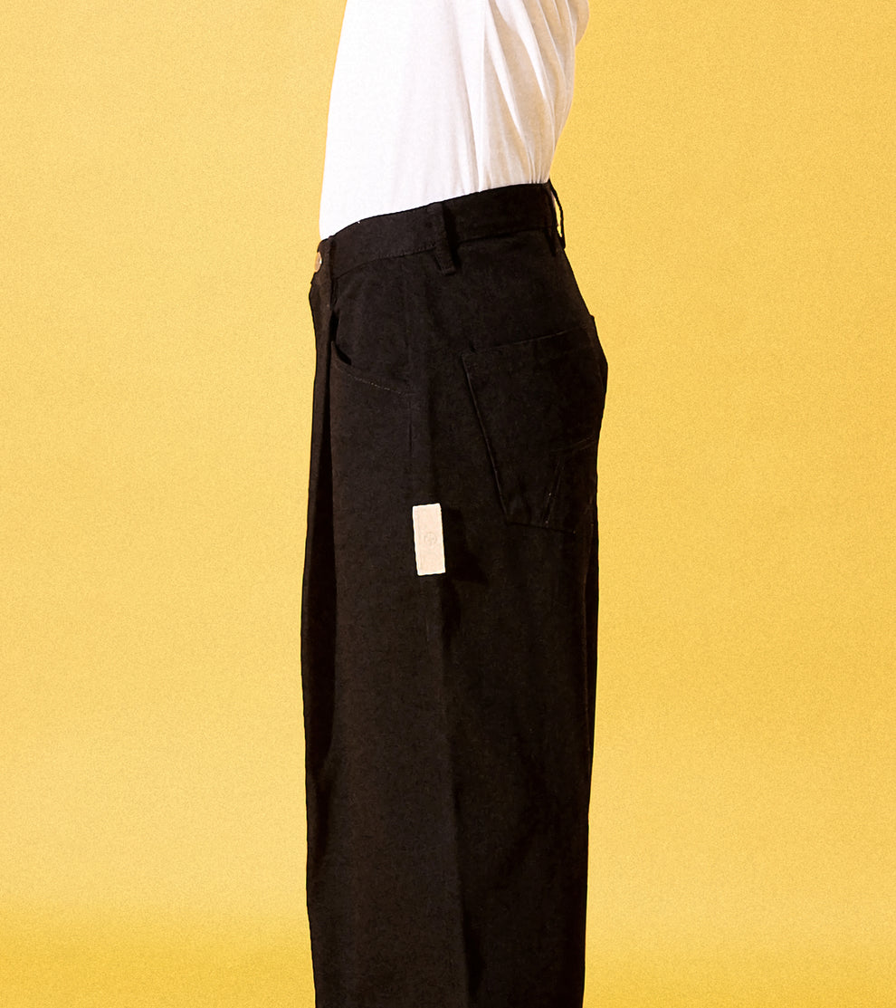 THE HUY BLACK – OKIO